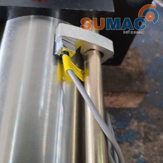 Xi lanh thủy lực cảm biến từ